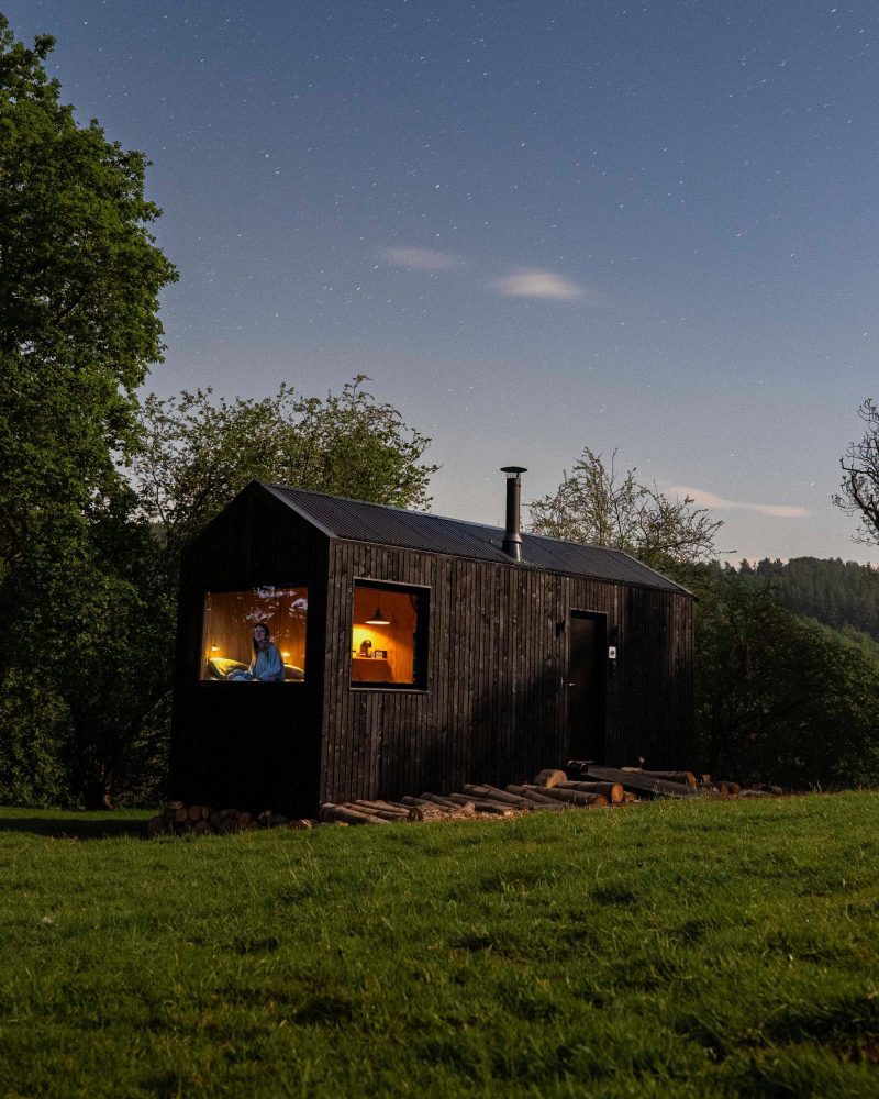 Off-Grid Log Cabins For New Years Eve - Shacks